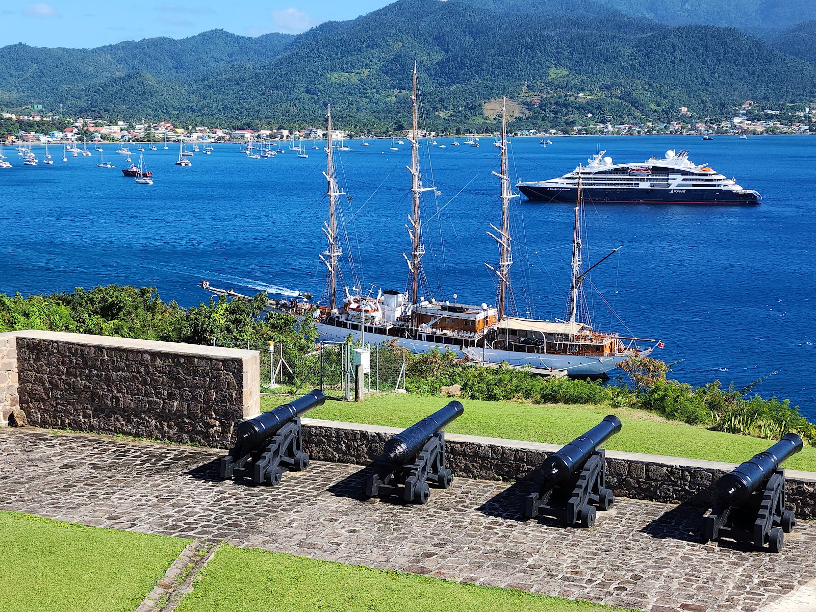 Cruceros por las Antillas Menores: Un paraíso en el Caribe